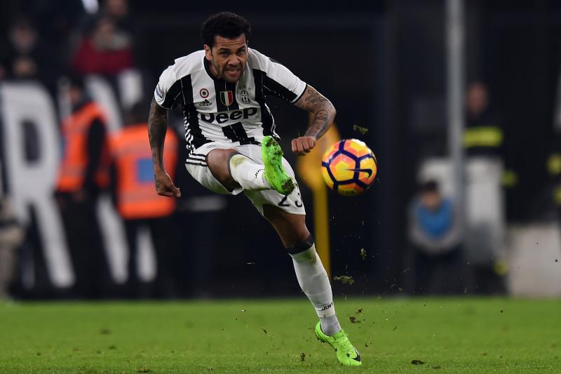 เรือใบ เสริมทัพ ใกล้สะบัดน้ำหมึกดึง ดาเนี่ยล อัลเบส - Bet138